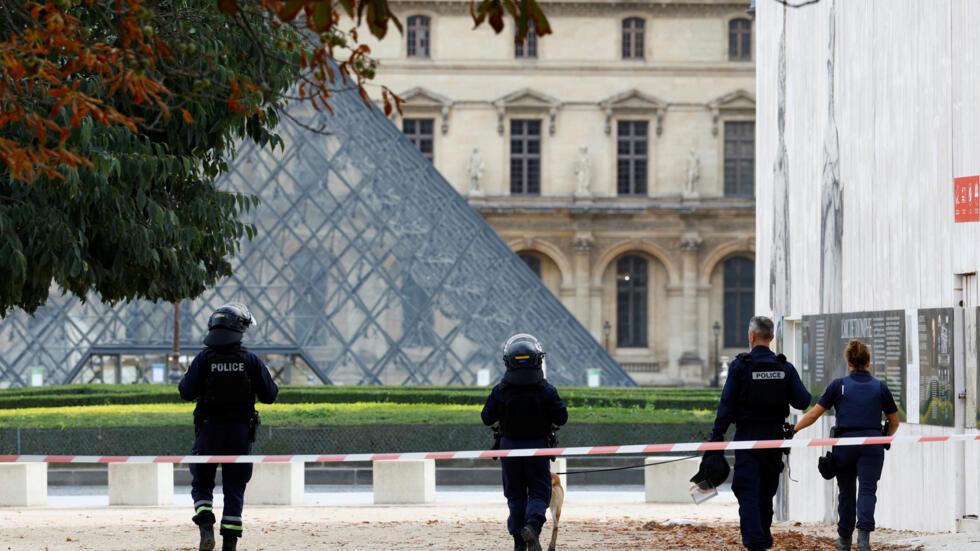 El Palacio de Versalles y el Museo del Louvre, evacuados tras recibir amenazas de bomba